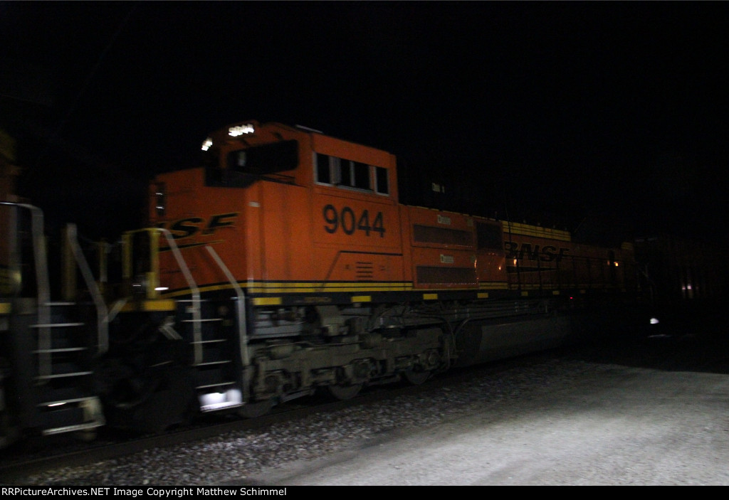 BNSF 9044